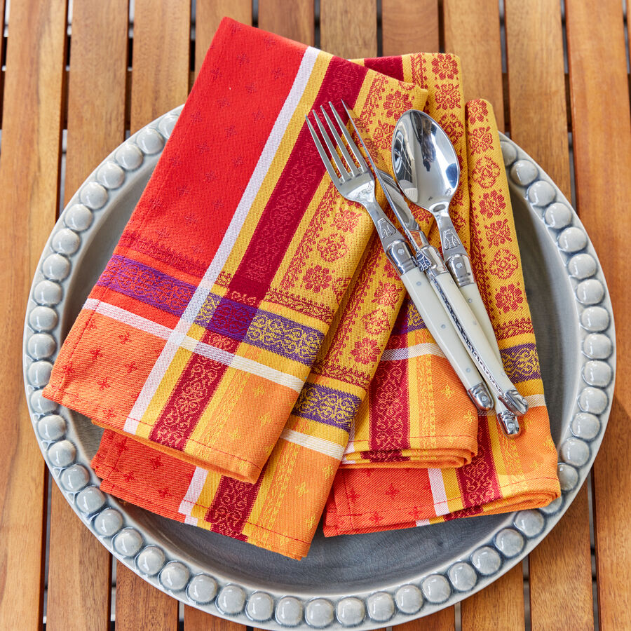 Serviettes provençales déperlantes, issues d'un tissage traditionnel ...